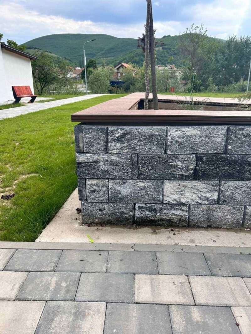 Pllaka dekoruese - Vëllëzërit e Bashkuar Sh.p.k